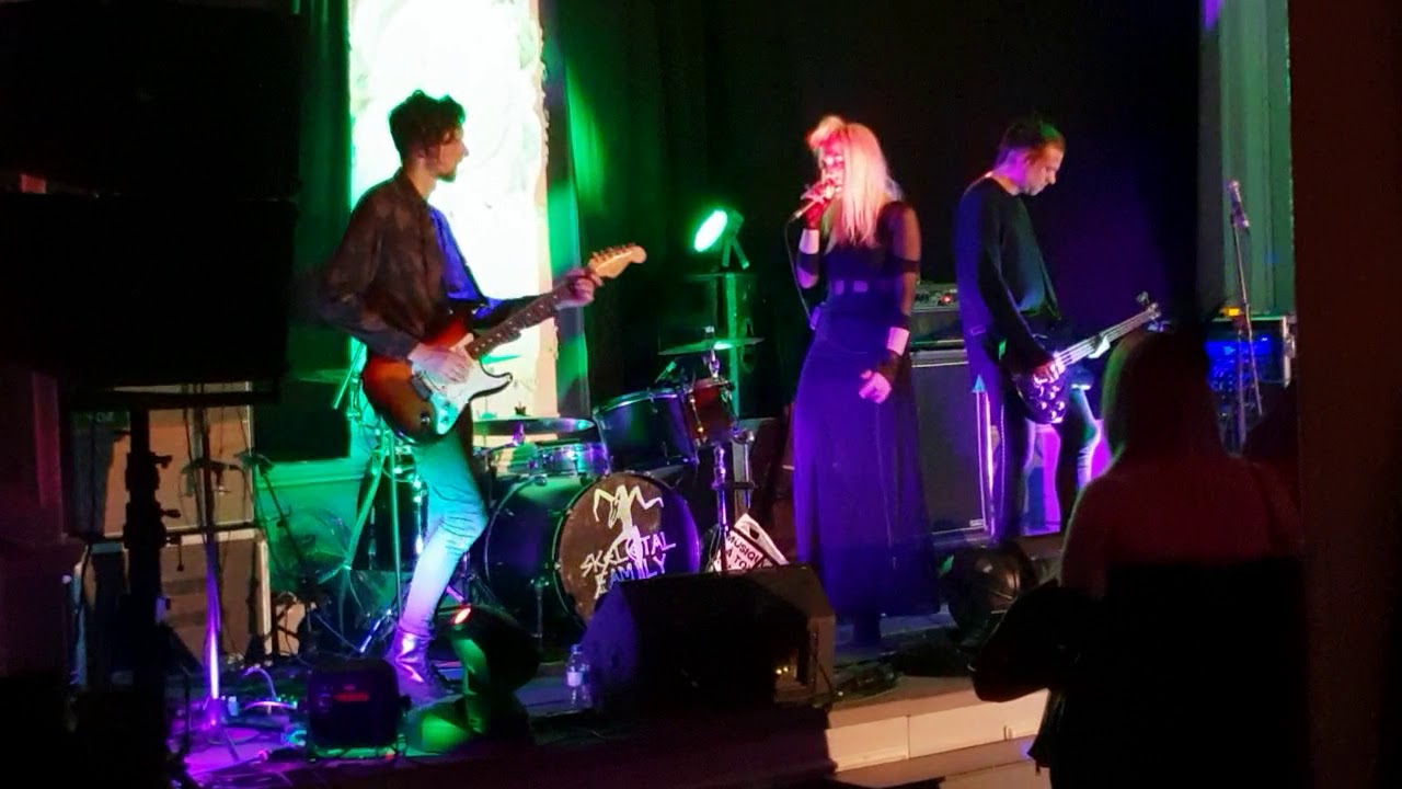 Saigon Blue Rain (Live in Whitby The Met) what I don't see - YouTube