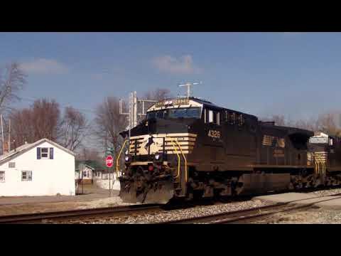 NS 15Q @ CLYMERS, IN 2 28 23 NS 4326 NS 8082 - YouTube