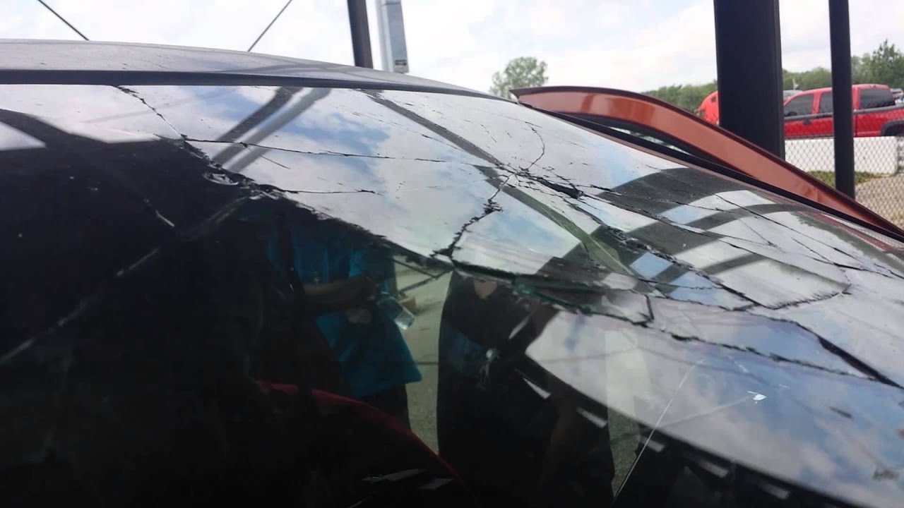 CADDY ON 34'S SHATTERING WINDSHIELD SPITTING GLASS - YouTube