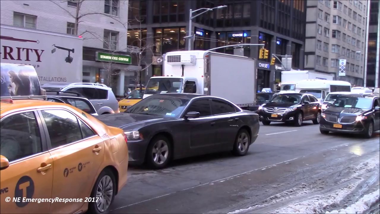 Unmarked US Government Vehicle Responding - YouTube