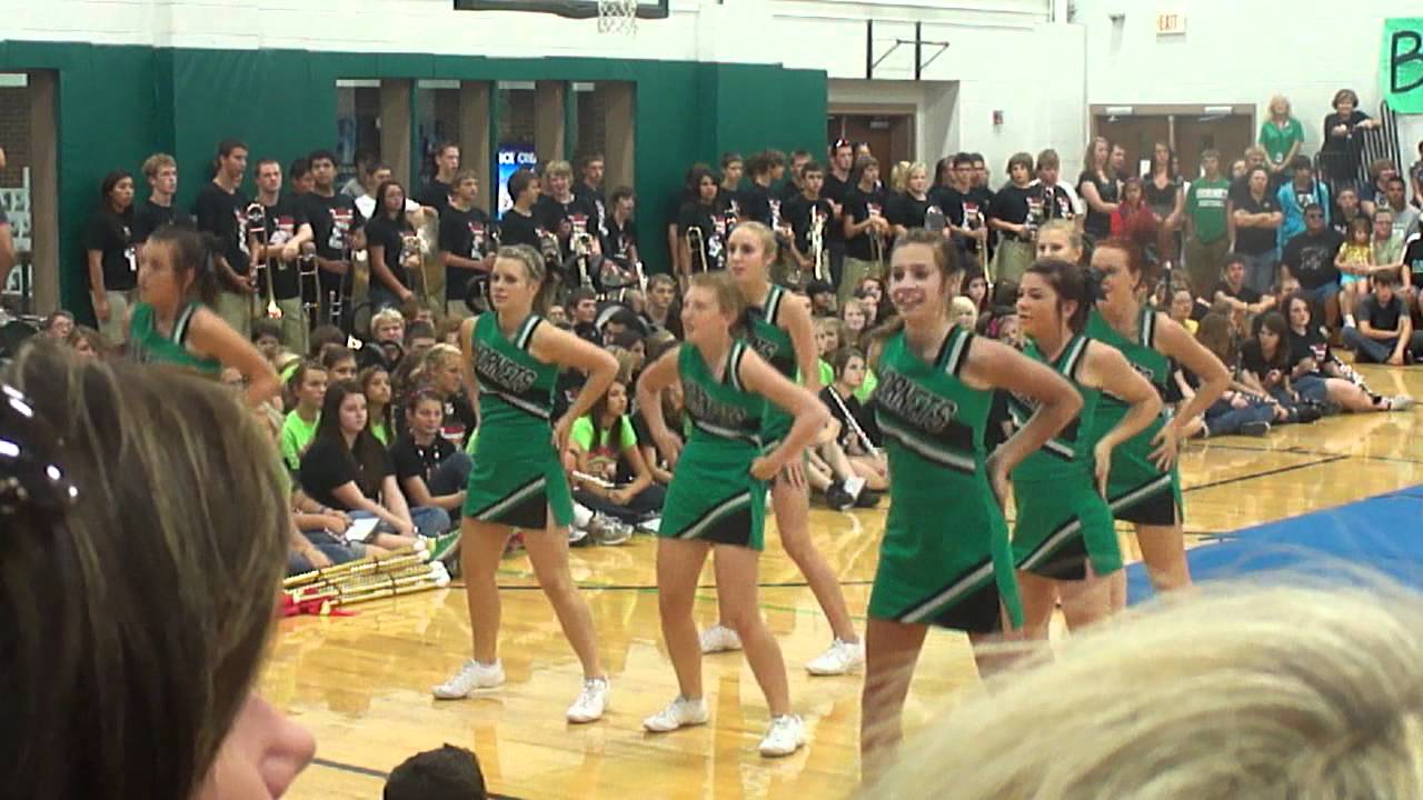 azle cheer 2011 - YouTube