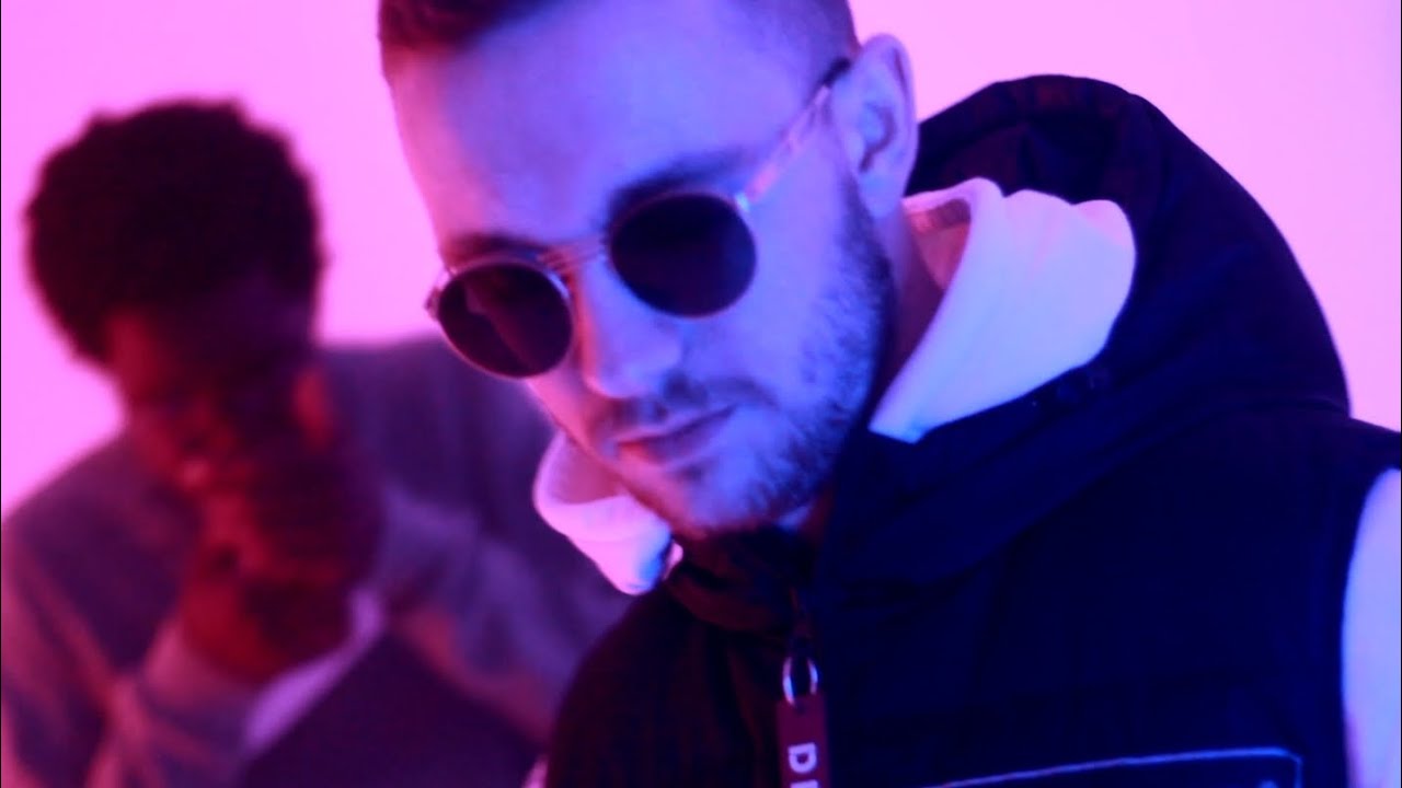 Mickala-Énervé (Clip officiel) - YouTube