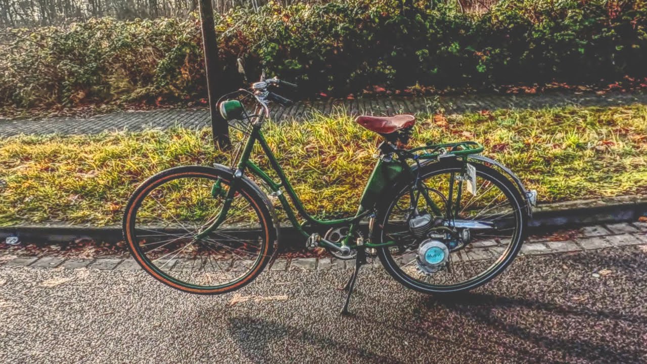 DDR Fahrrad mit Hilfsmotor Hühnerschreck MAW - YouTube