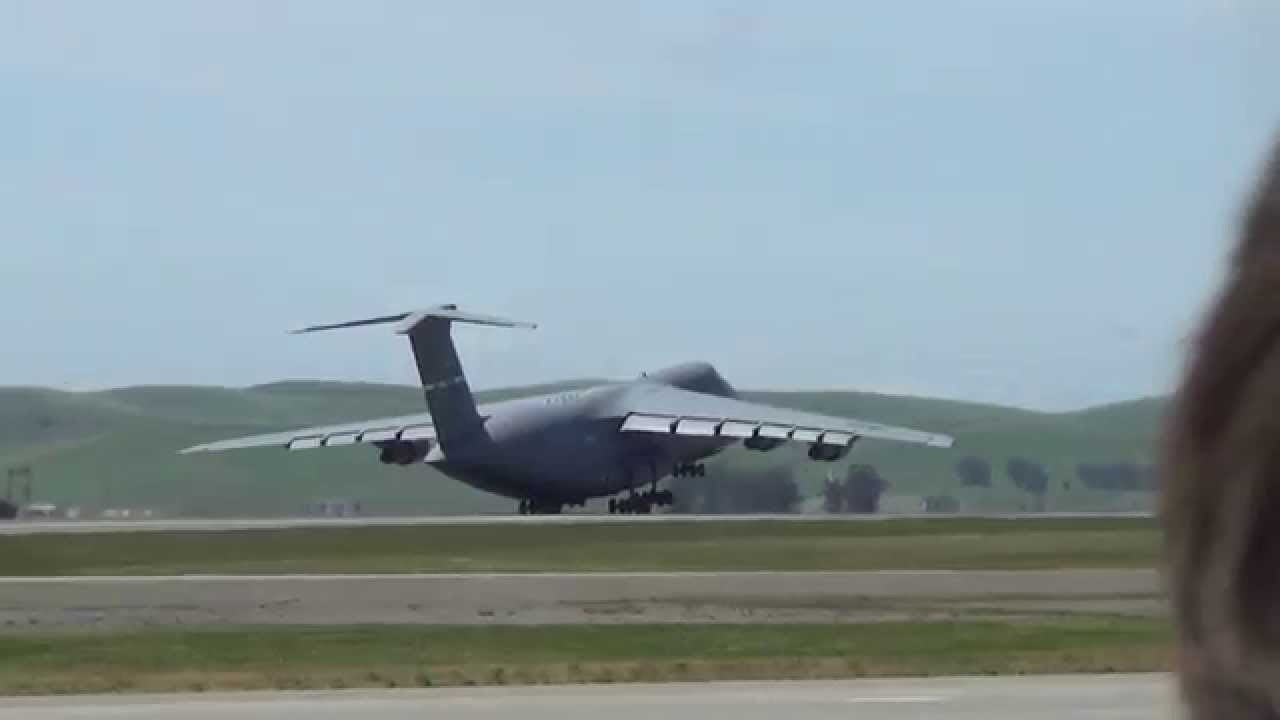 C5B galaxy and C5M super galaxy take off travis AFB. - YouTube
