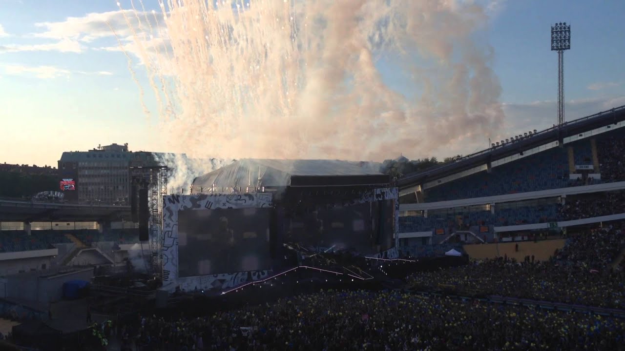 One Direction, Ullevi, Sweden 23/6 2015, start of concert - YouTube