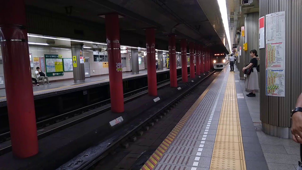 Toei Asakusa Line 5300 series arriving at Asakusa Station - YouTube