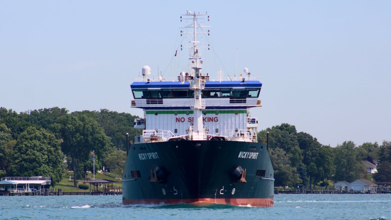 Wicky Spirit Tanker Salute - YouTube