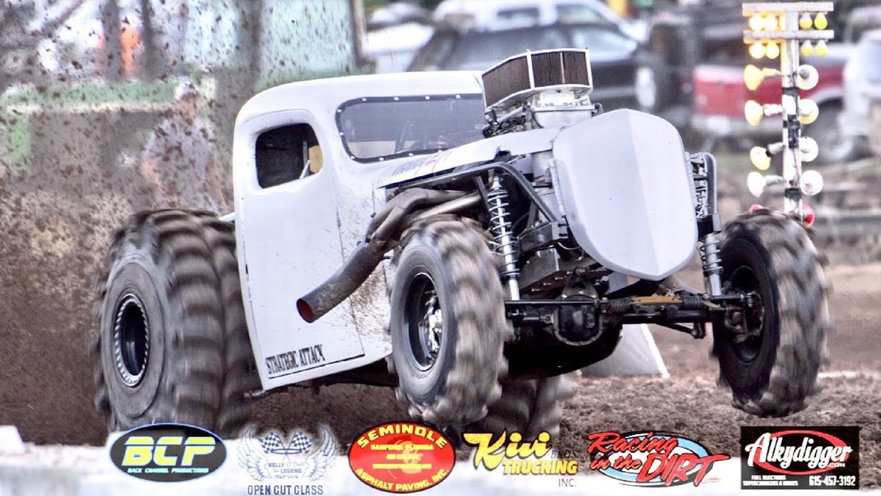DIRT DRAG RACING TRUCKS THROW DOWN BIG POWER - YouTube