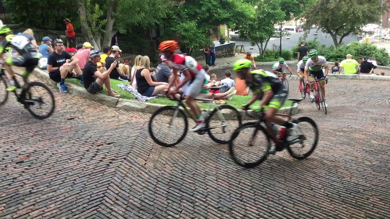 A lap at the Snake Alley Criterium - YouTube