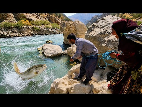 🐟 🌊😱Catching giant fish in the heart of the mountains! Did Tuba succeed?