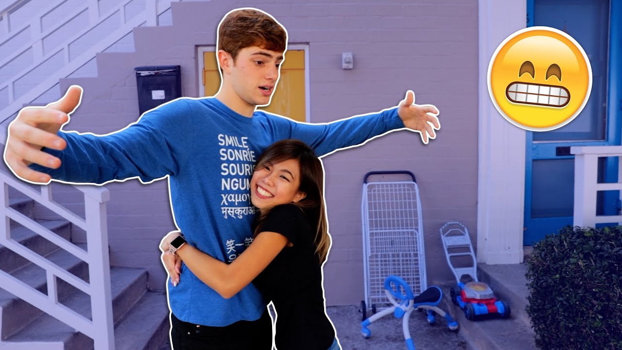 15 Awkward Moments for TALL People | Smile Squad Comedy - YouTube