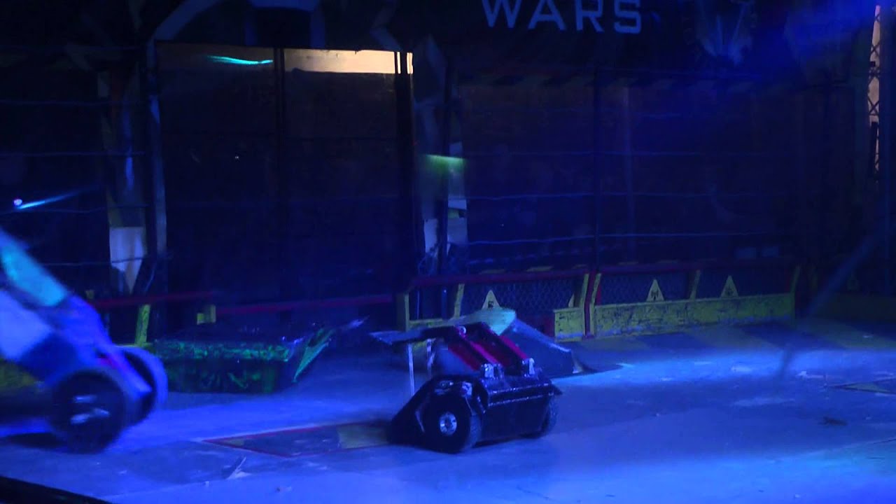 Robot Wars Winter Tour 2013 - Weird mAlice vs Gravity 5.3D vs Manta vs ...