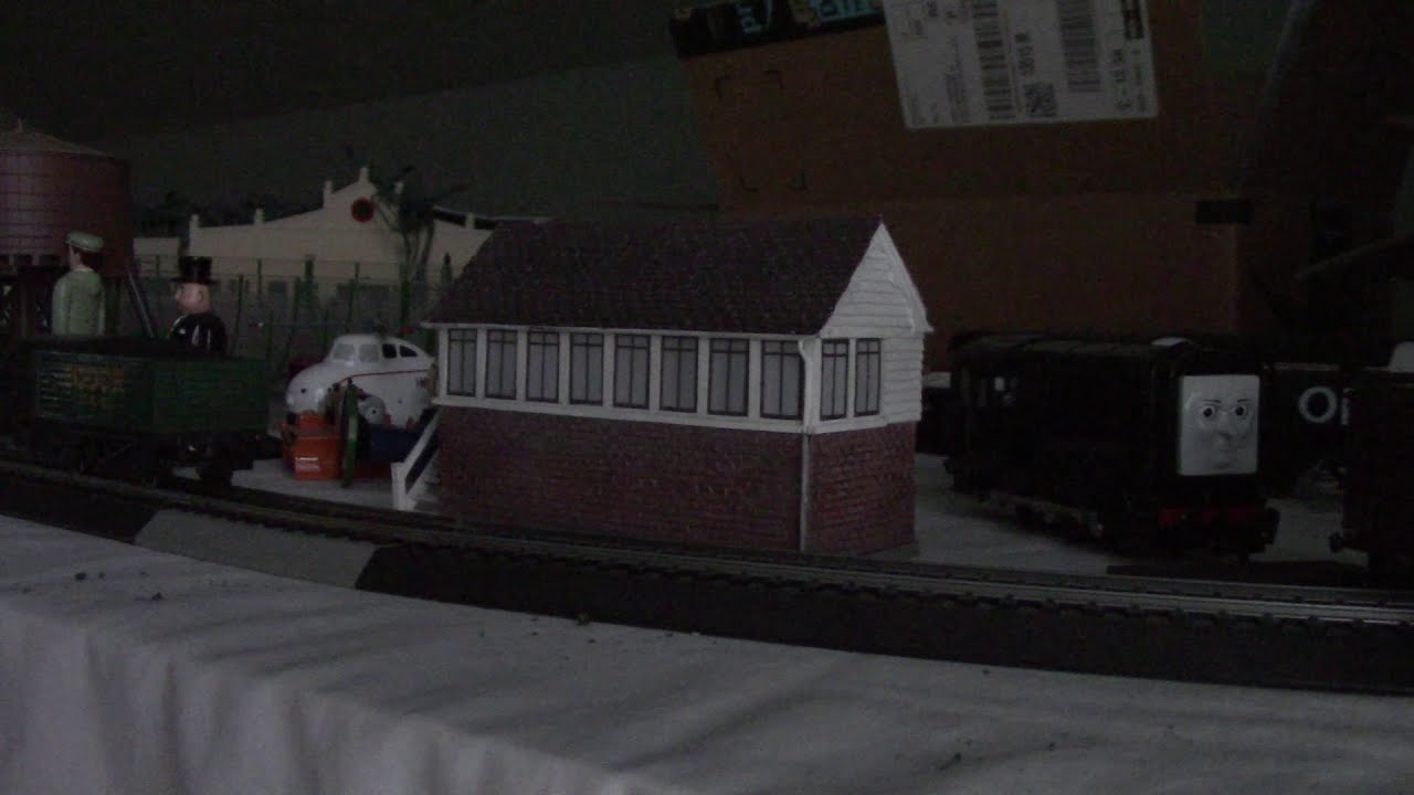 Bachmann Signal Box Review - YouTube