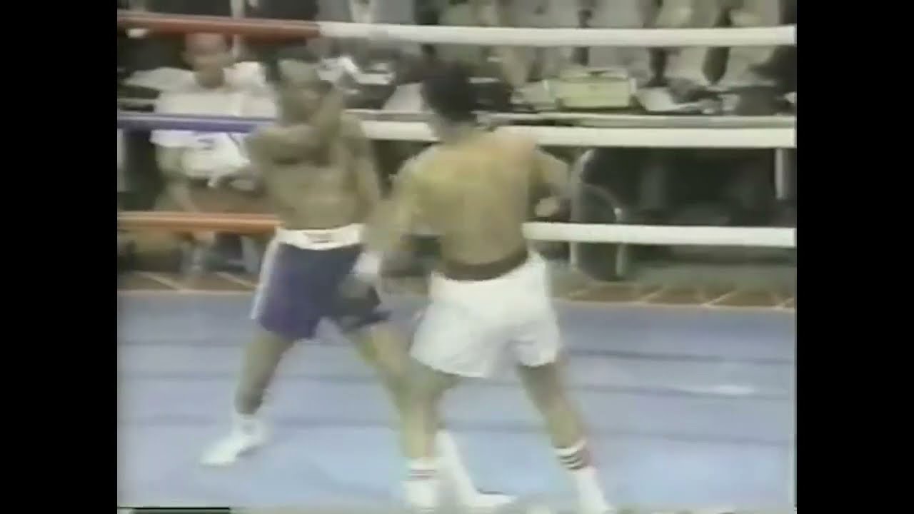 1972: Muhammad Ali vs Bob Foster (Round 5) (The Ring Magazine Round of ...