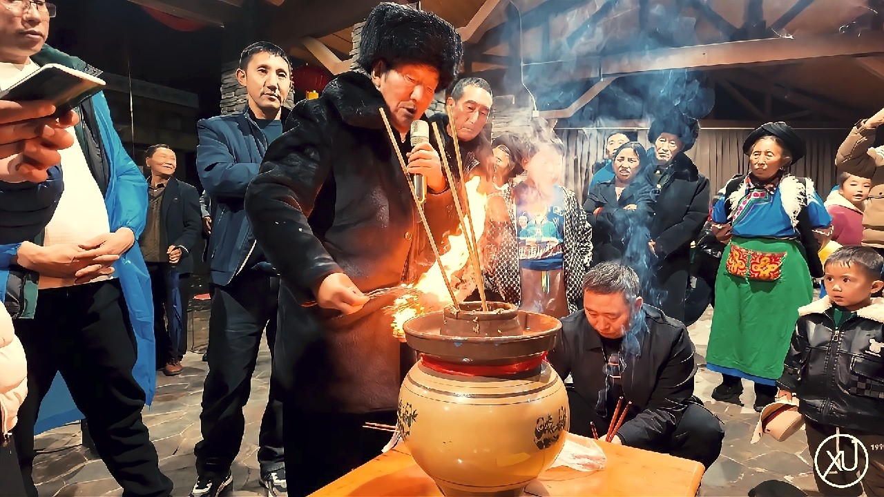 Chinese Traditional Drinking Ritual Zajiu 羌族喝咂酒 - YouTube