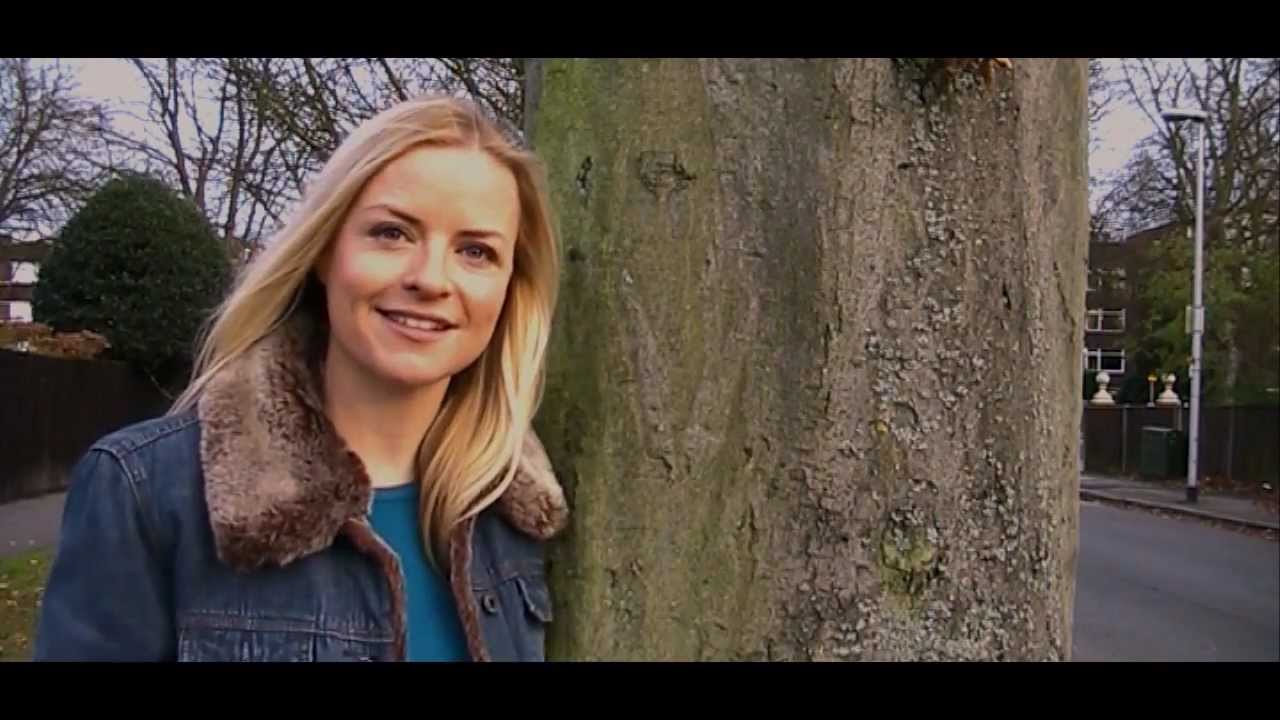 Sarah Rees Presenter Showreel Summer 2012 - YouTube