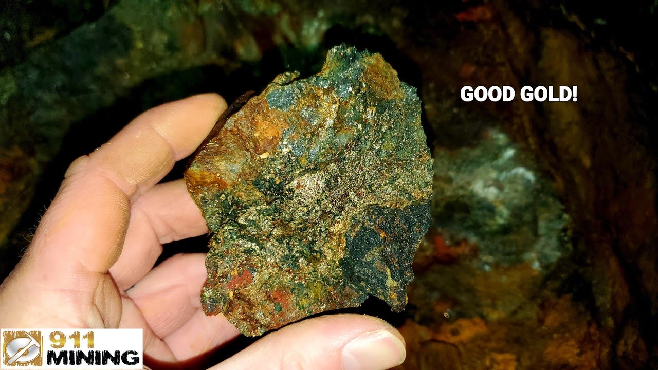 Panning Chunky Gold From A Gold Bearing Quartz Vein! - YouTube