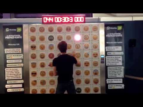 Gamescom: Gewinnspiel an der Whatsapp Smiley Wand (D & HD)