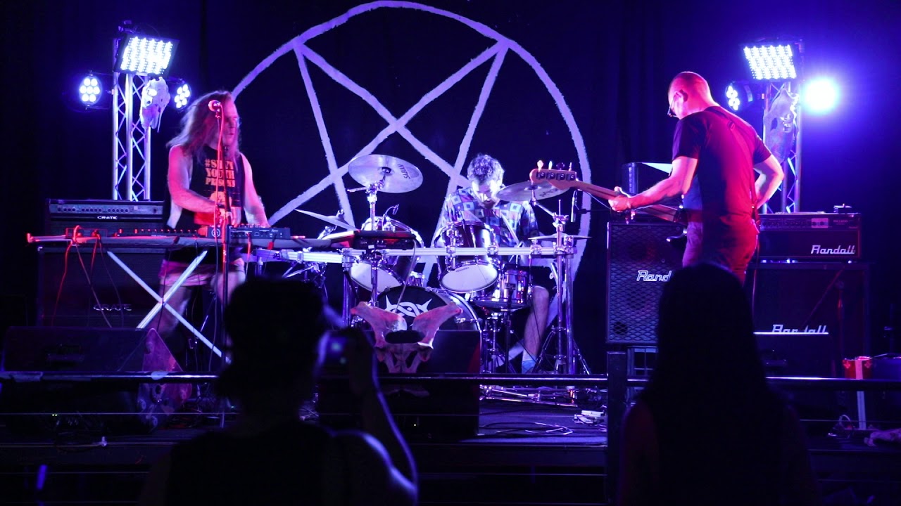 BUG EYED - Live at Blacken Open Air - 01/04/18 (2) - YouTube