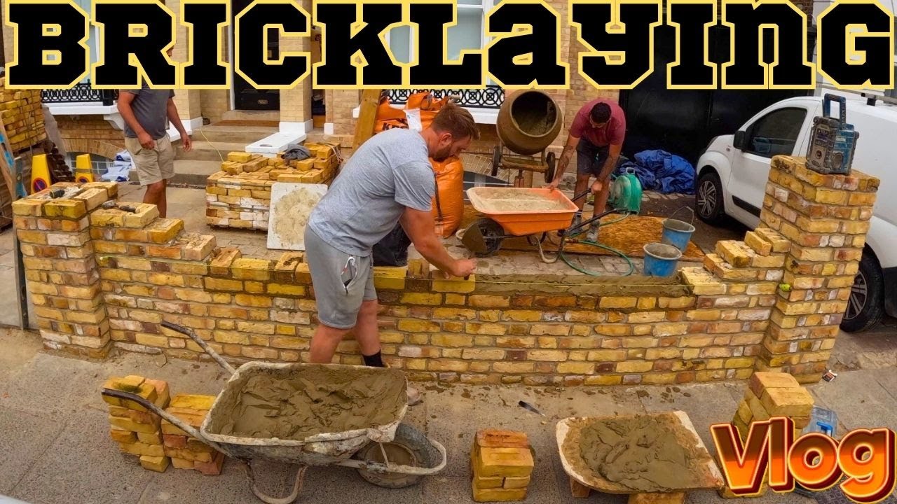 Bricklaying On A HUGE London House - YouTube