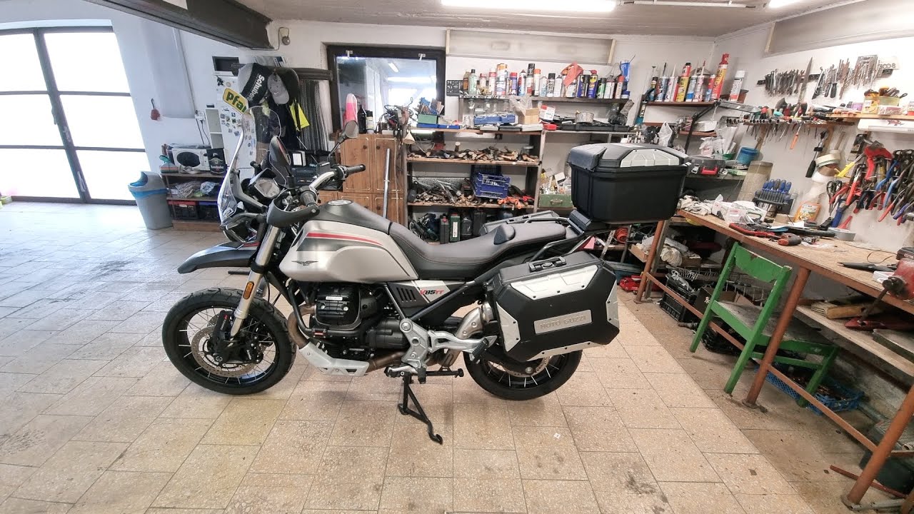 Montáž Top Case V85tt Moto Guzzi Youtube