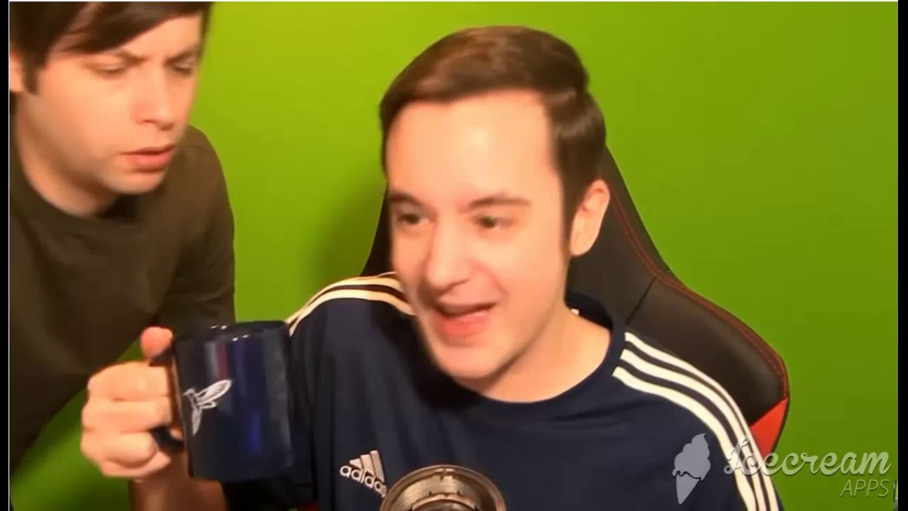 TWOSYNC Chris what a brew moments 2 - YouTube