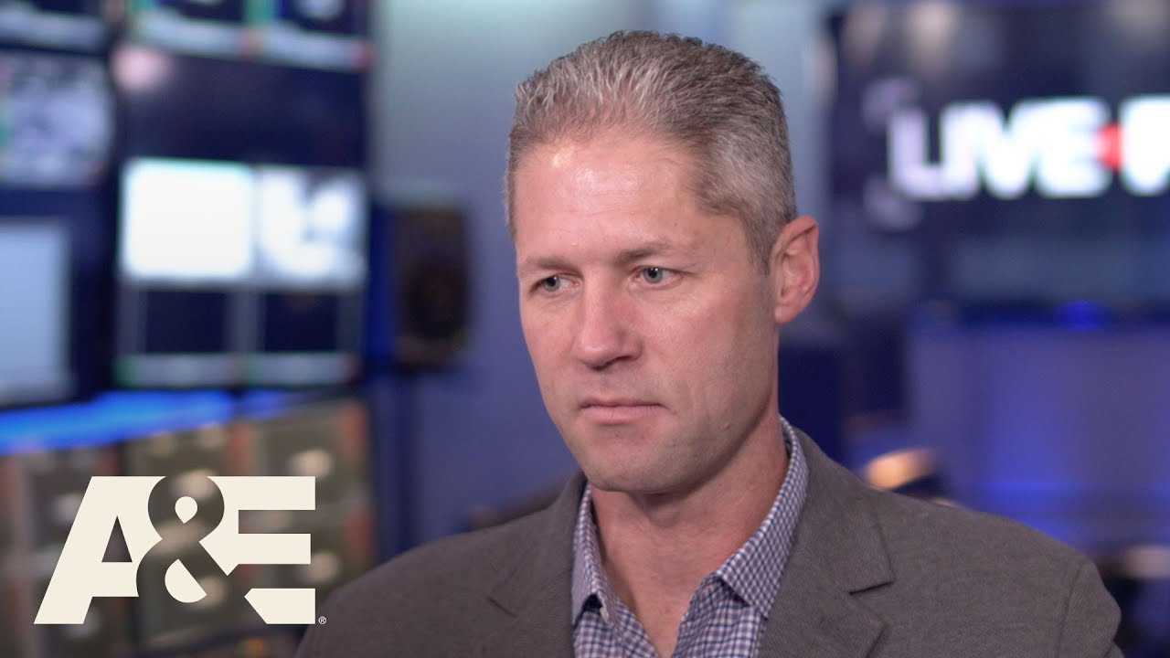 Live PD: Sgt. Sticks on Police Weapons | A&E - YouTube