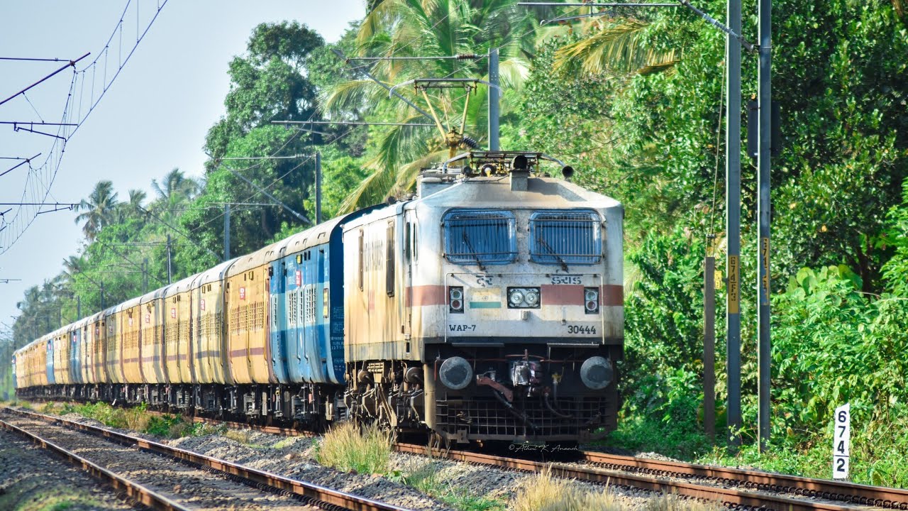 Kannur - Ernakulam Intercity express with WAP7 locomotive of Erode ...