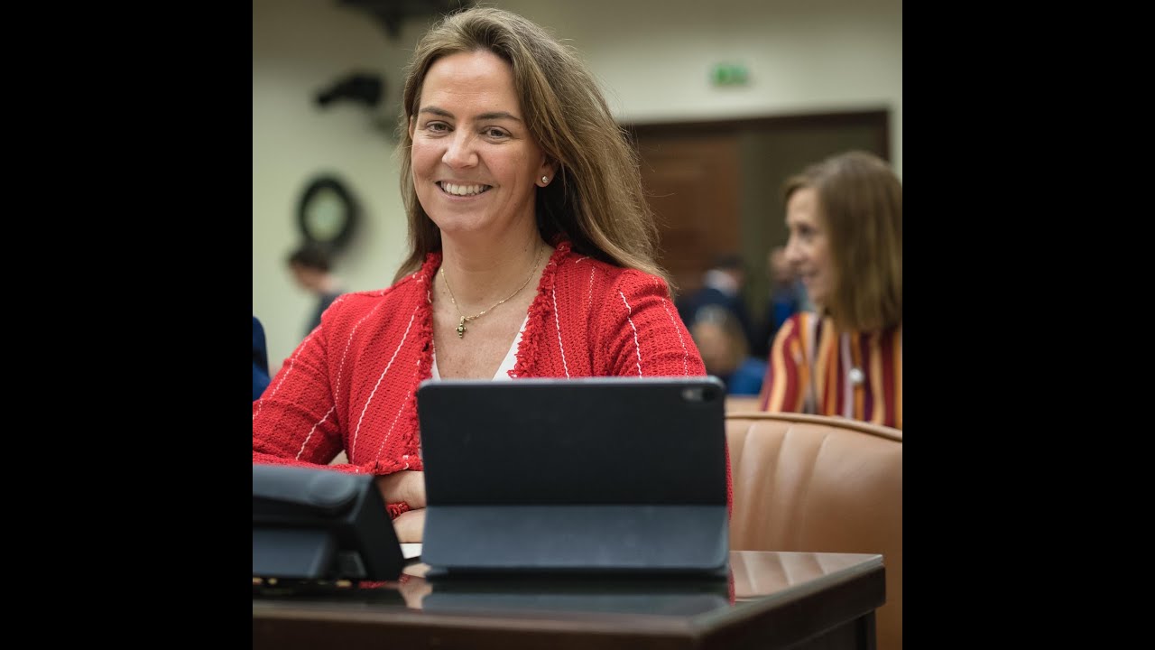 Sol Cruz Guzman en la Comisión de Cultura y Deportes del Congreso. 26 ...