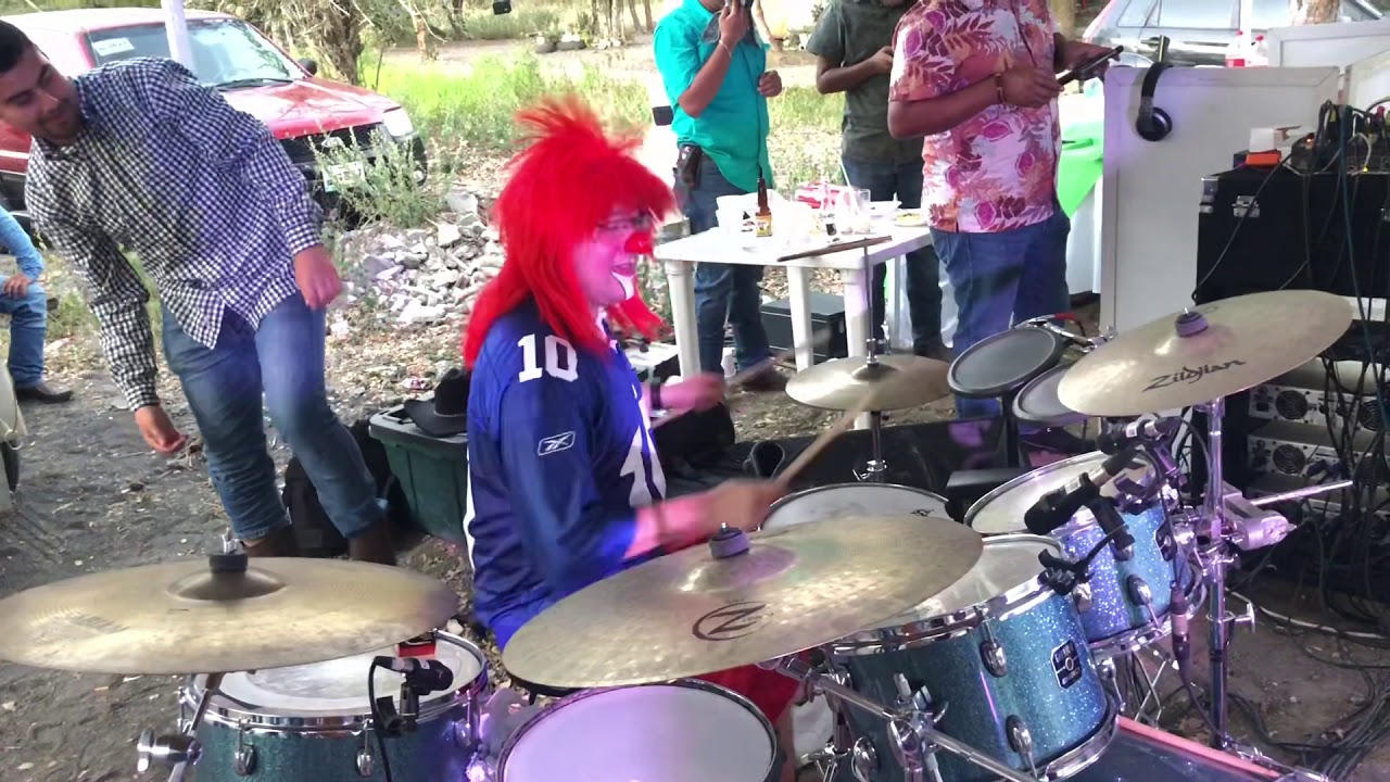 Drummer Clown - Chilindrin - YouTube