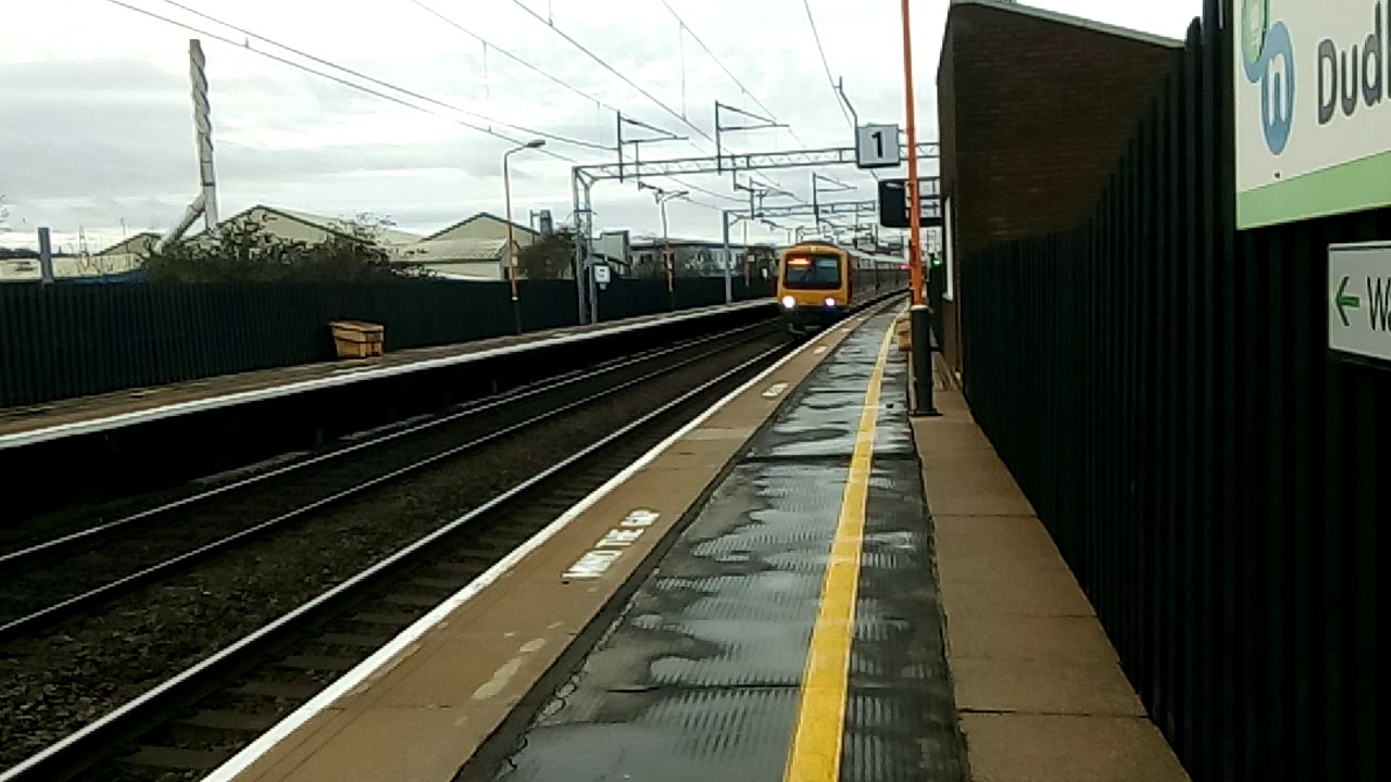 New lively class 323 wmr - YouTube