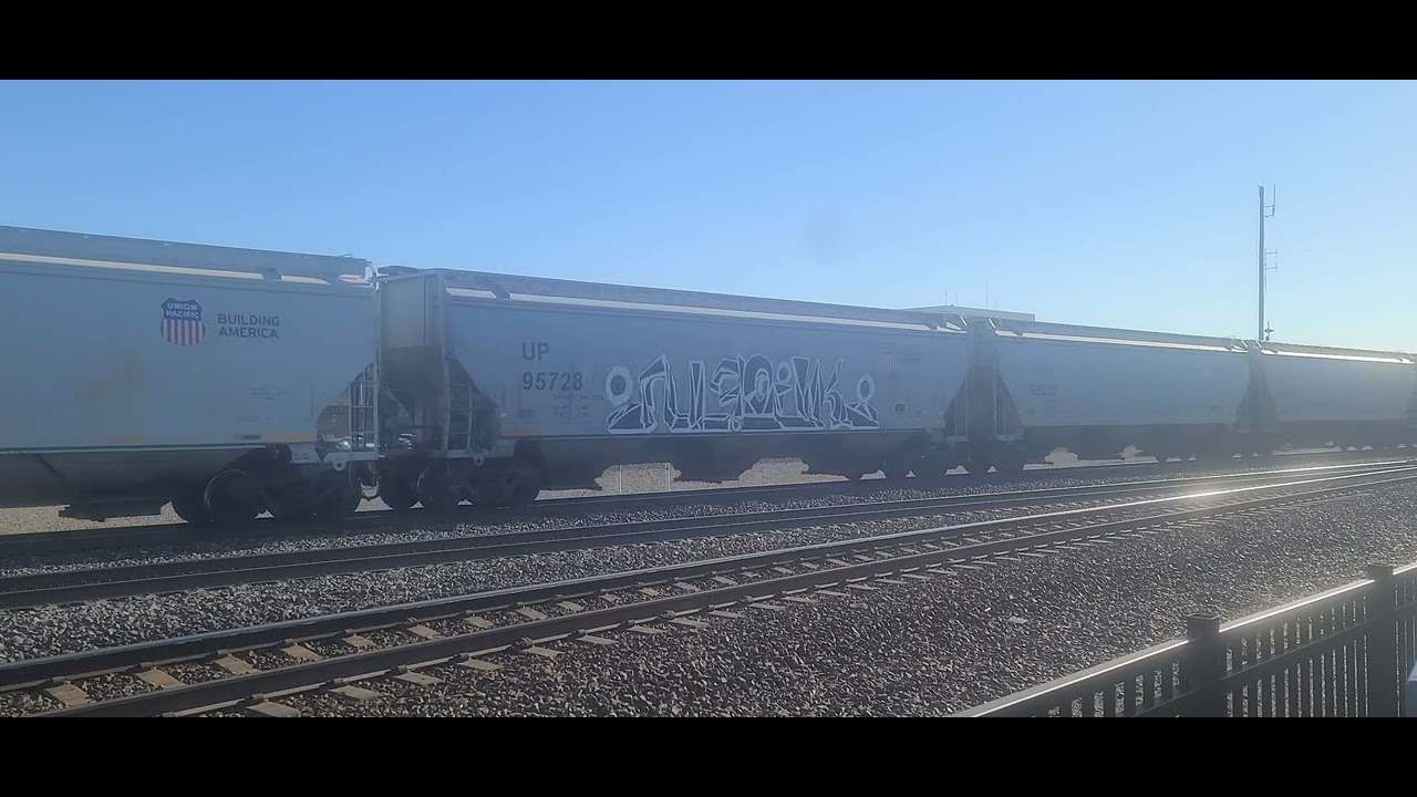 Union Pacific 8056 leads a grain train in Roseville, CA - YouTube