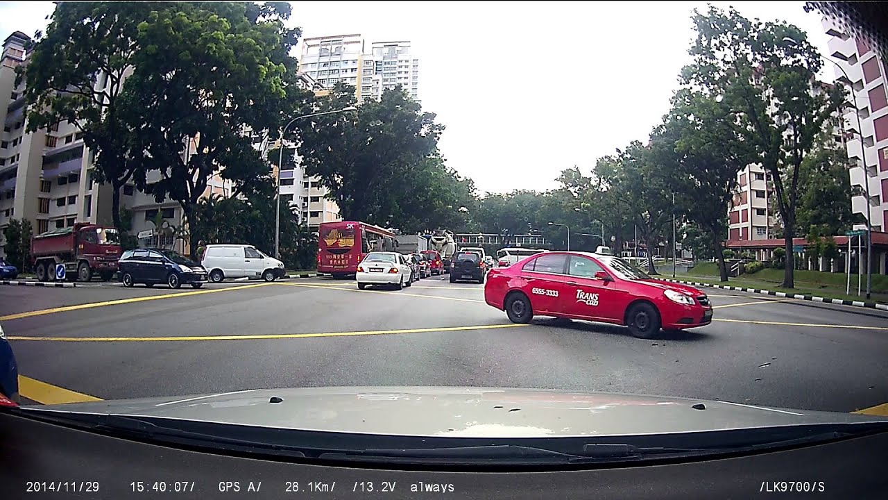 SGU682M yellow box violation - YouTube