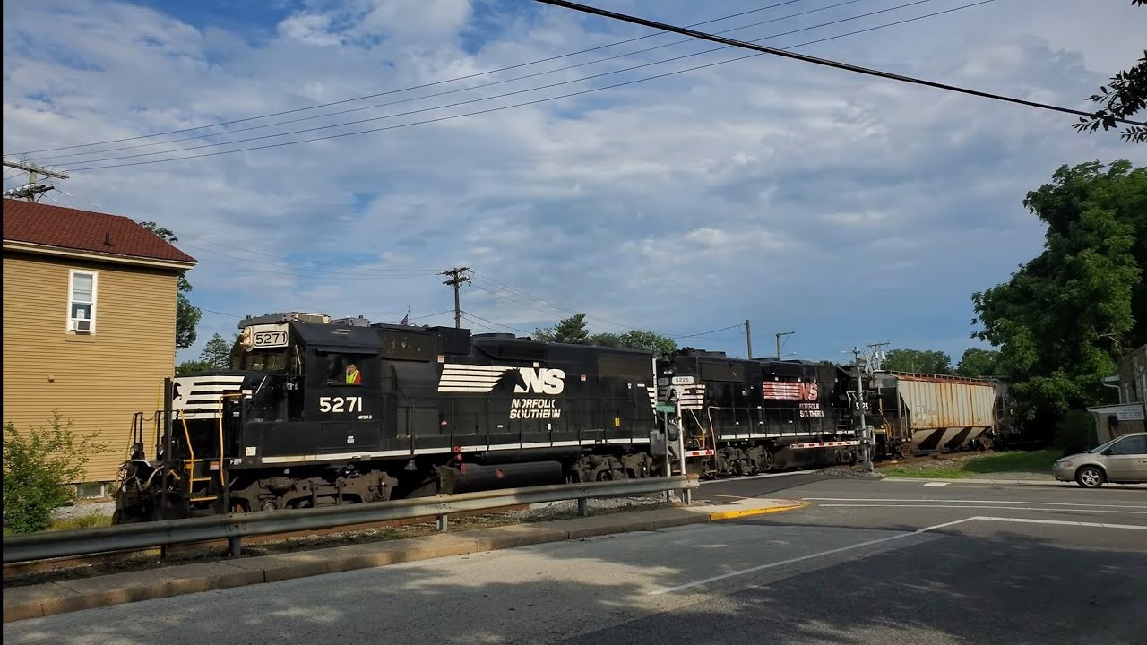 NS 5271/NS 5225 leads CSAO WPMI-61 Northbound (6/9/21) - YouTube