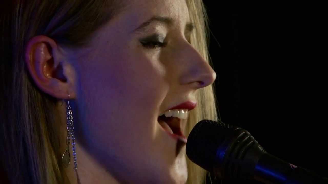 Emily Seal - Mamas Broken Heart - YouTube