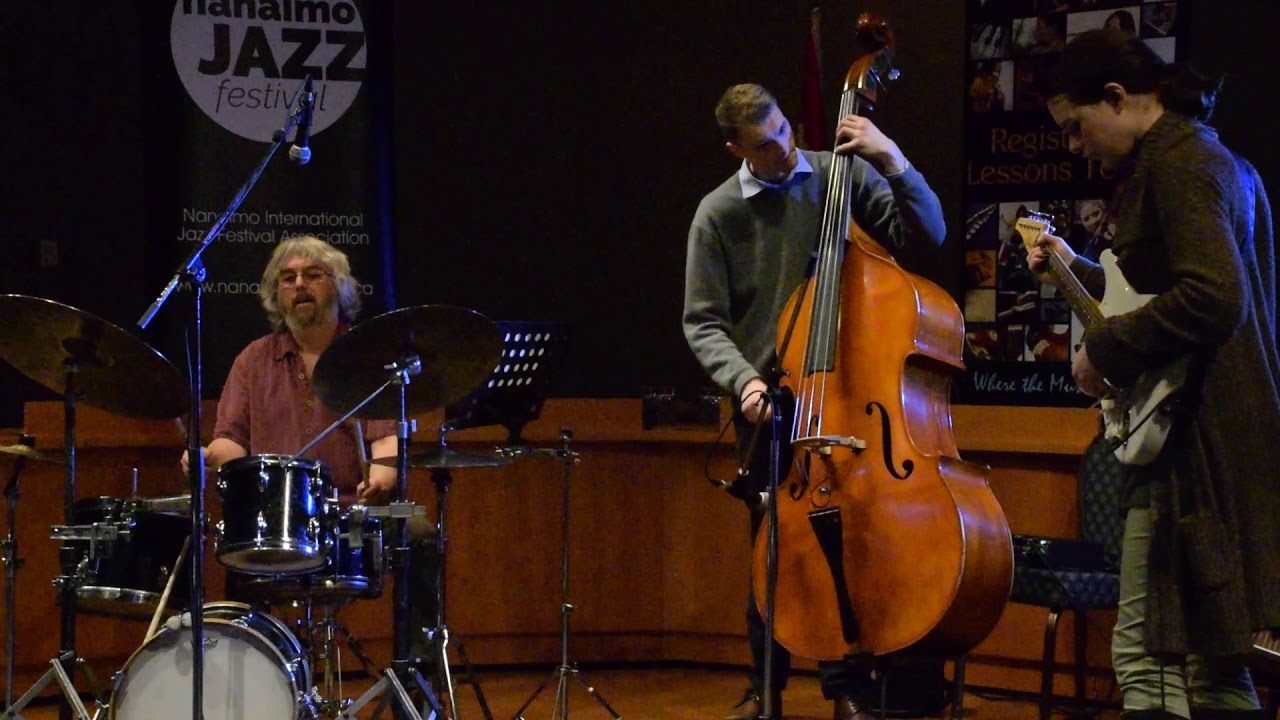 Astrid Lyre - YouTube