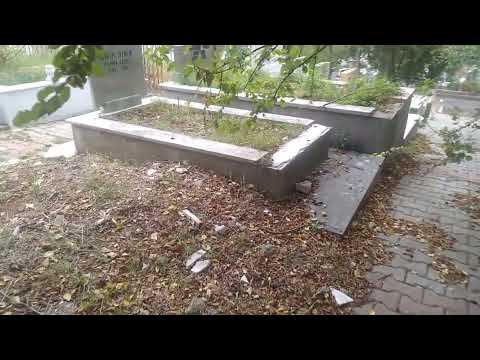 ORHAN ELMAS KABRİ ZİNCİRLİKUYU MEZARLIĞI