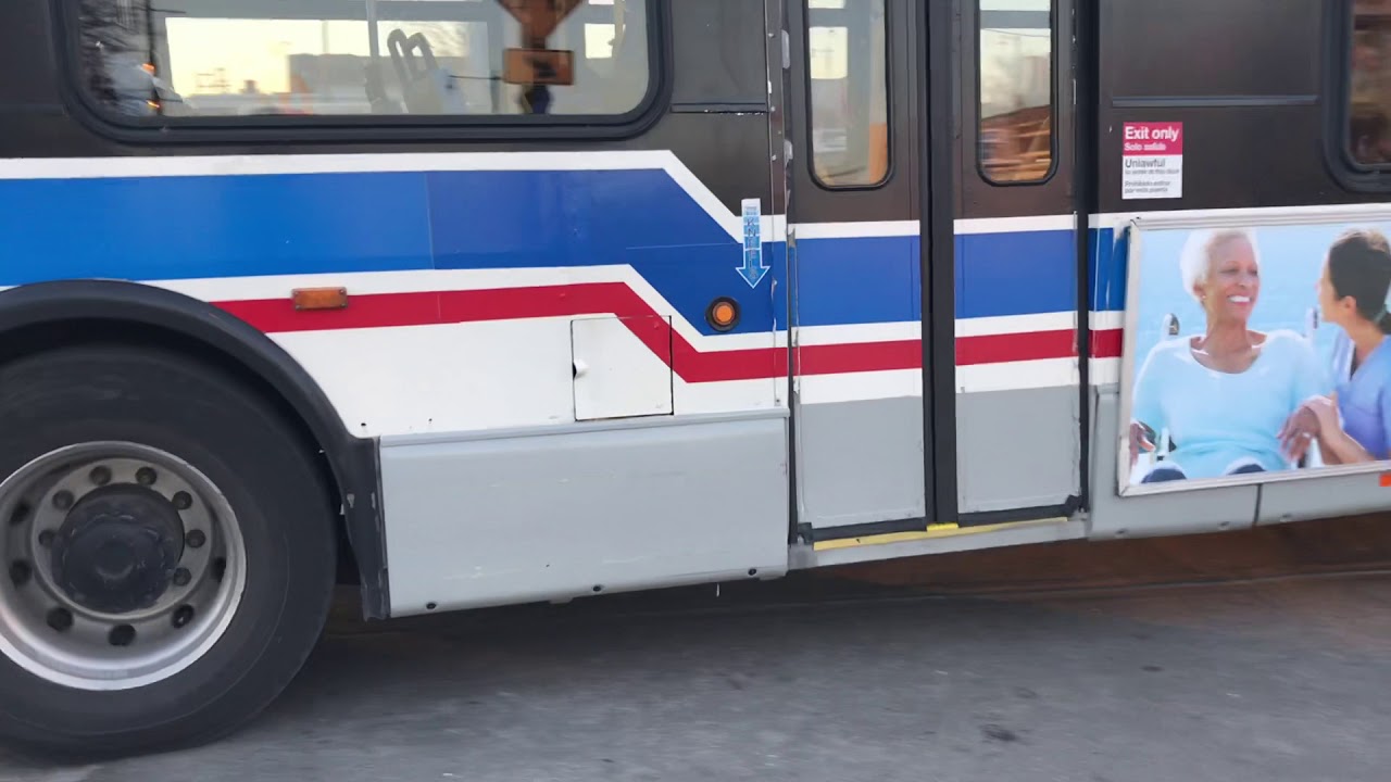 CTA D40LF New Flyer Route 81 Lawrence (1001) - YouTube