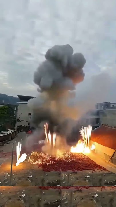 В Китае празднуют Новый Год во дворе Youtube