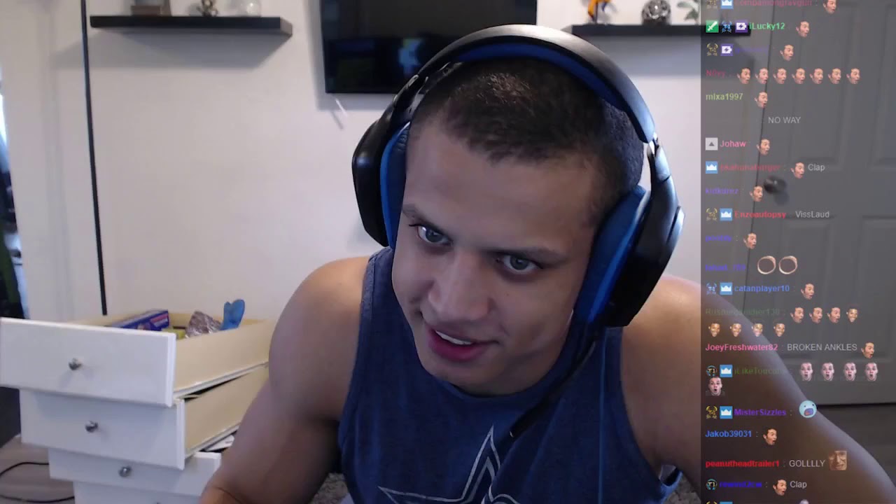 Tyler1 Reacts To His Brothers Playing Football - YouTube