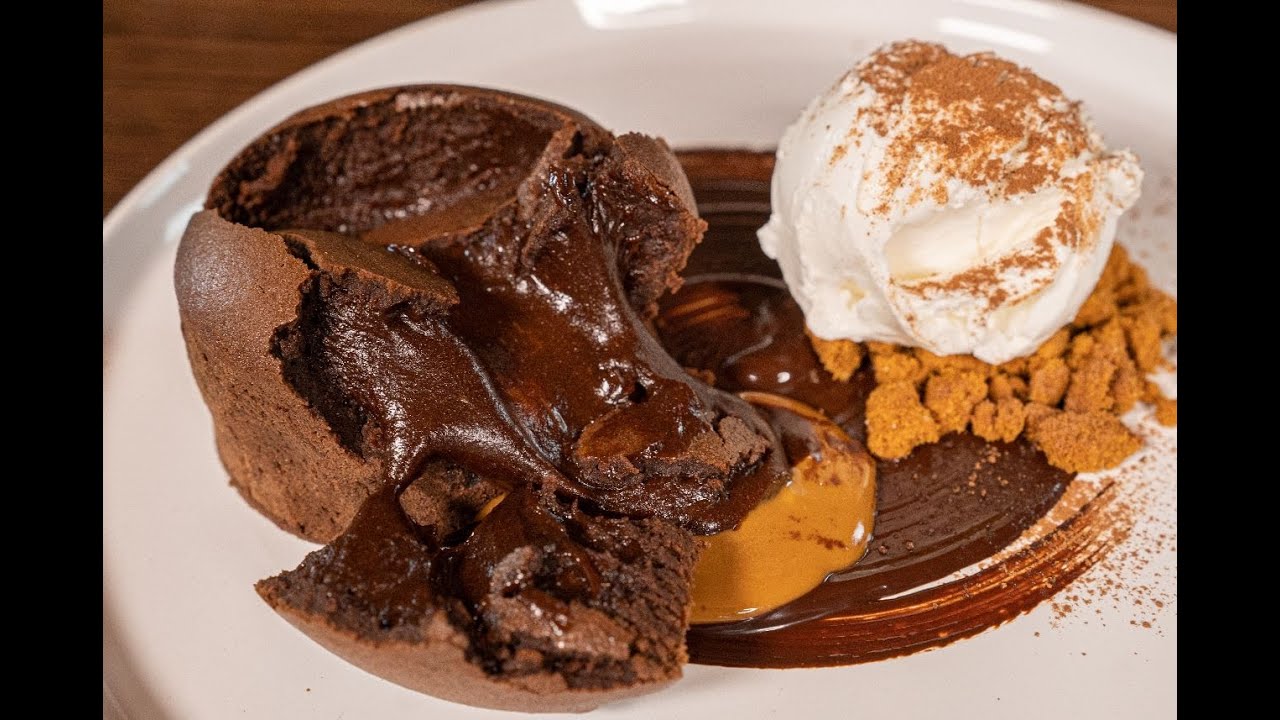 The Perfect Molten lava recipe | lotus Biscoff lava cake | Chocolate ...