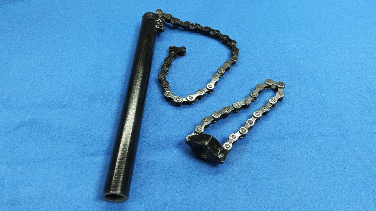 DIY Two useful crafts from an old bicycle chain - YouTube