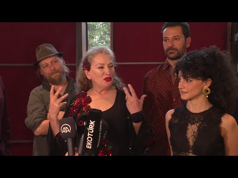 Barcelona Gypsy Balkan Orchestra ft  Suzan Kardeş, AKM'de sahne aldı