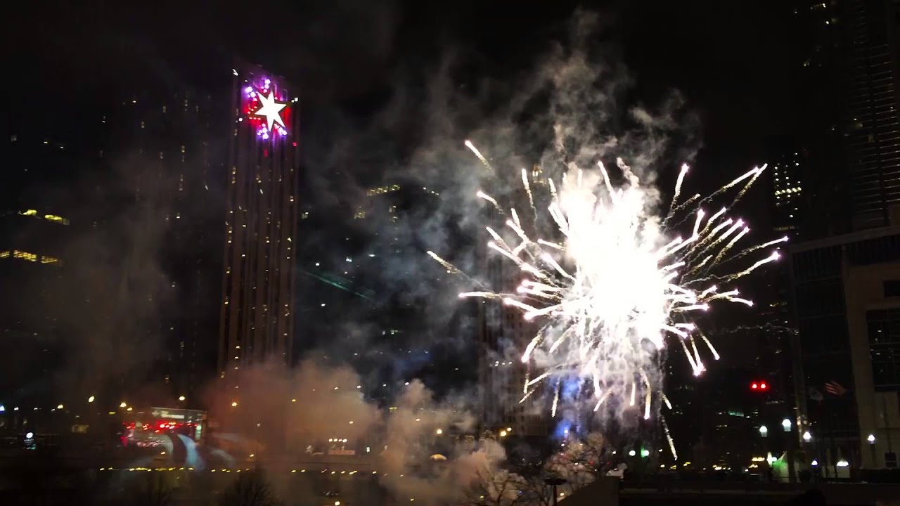 Chi-Town Rising Fireworks 2015/2016 - YouTube