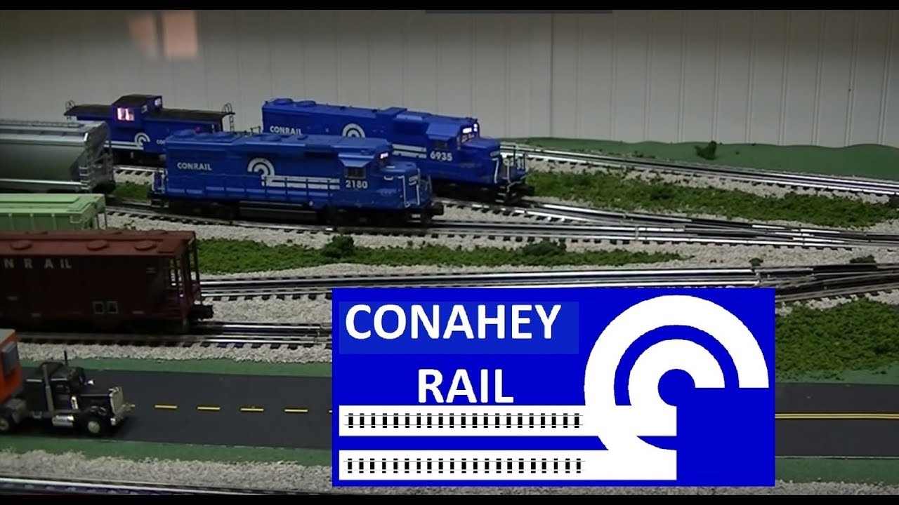 Conrail SD38 pulls Soy Bean Train Conahey Rail O Gauge - YouTube