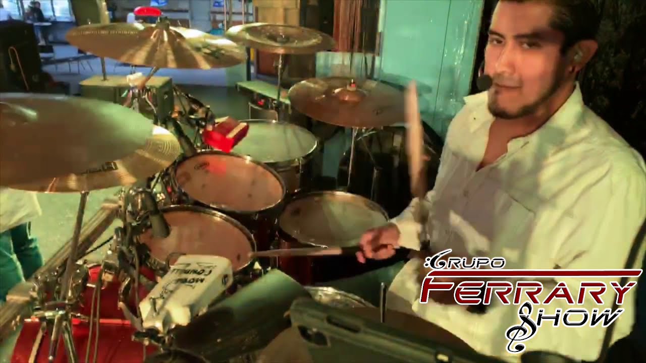 Grupo Ferrary Show - Eddie Gil en el club sabadomingo - YouTube