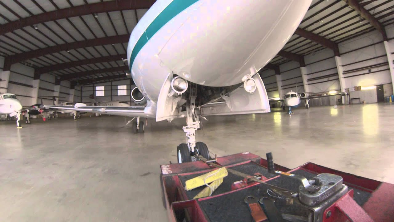 towing a Hawker - YouTube