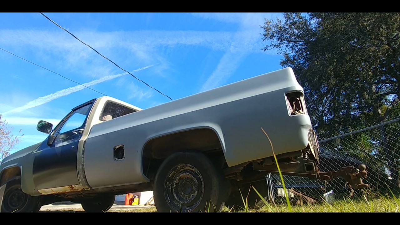 1982 Chevrolet C20 Scottsdale cold start and warm up - YouTube