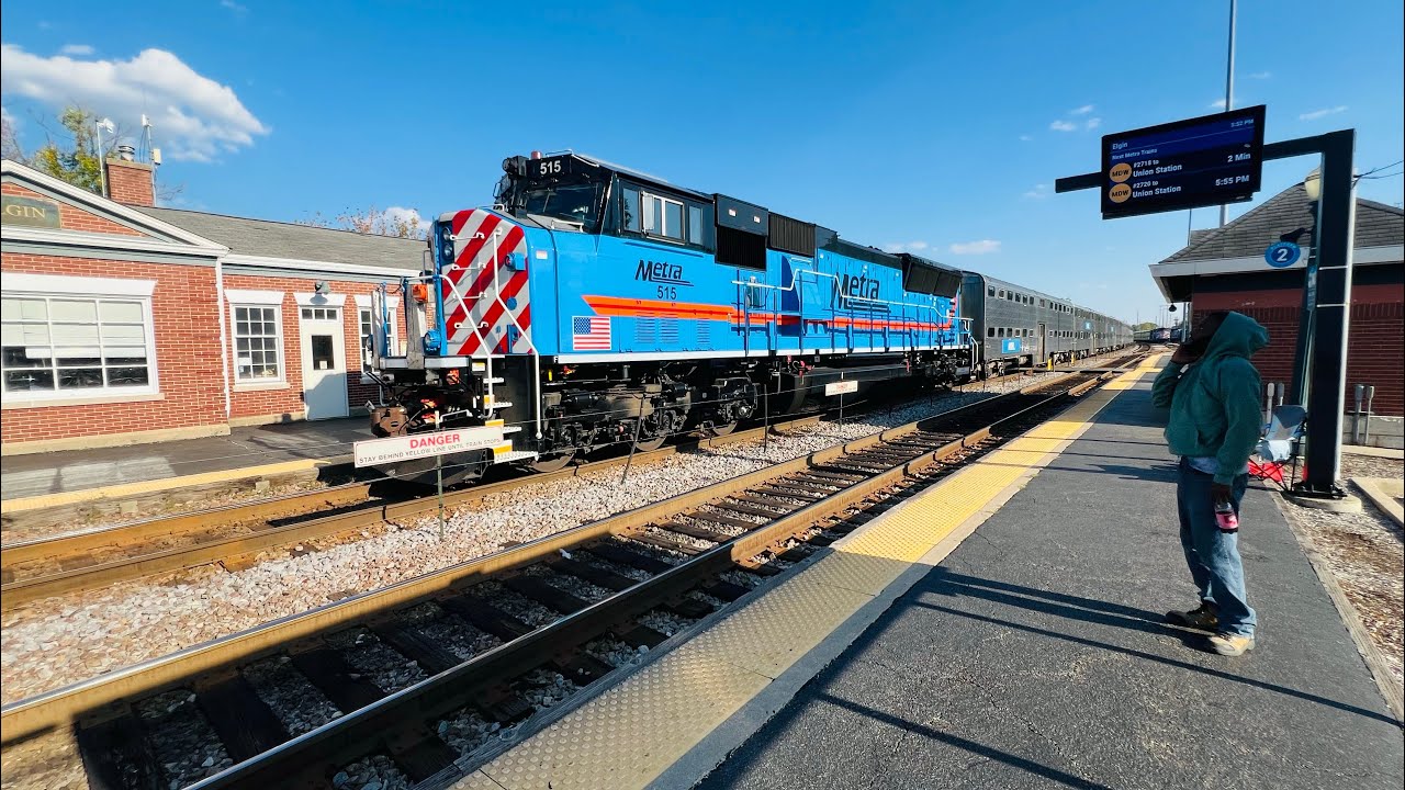 METRA SD70MACH locomotive on Train 2711 arriving @ ELGIN, Illinois on ...