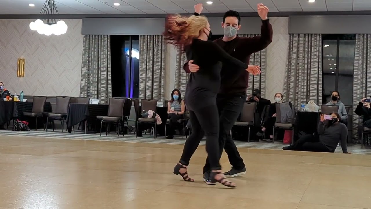 Jordan Frisbee & Tatiana Mollmann - Pro Show - Freedom Swing 2022 - YouTube
